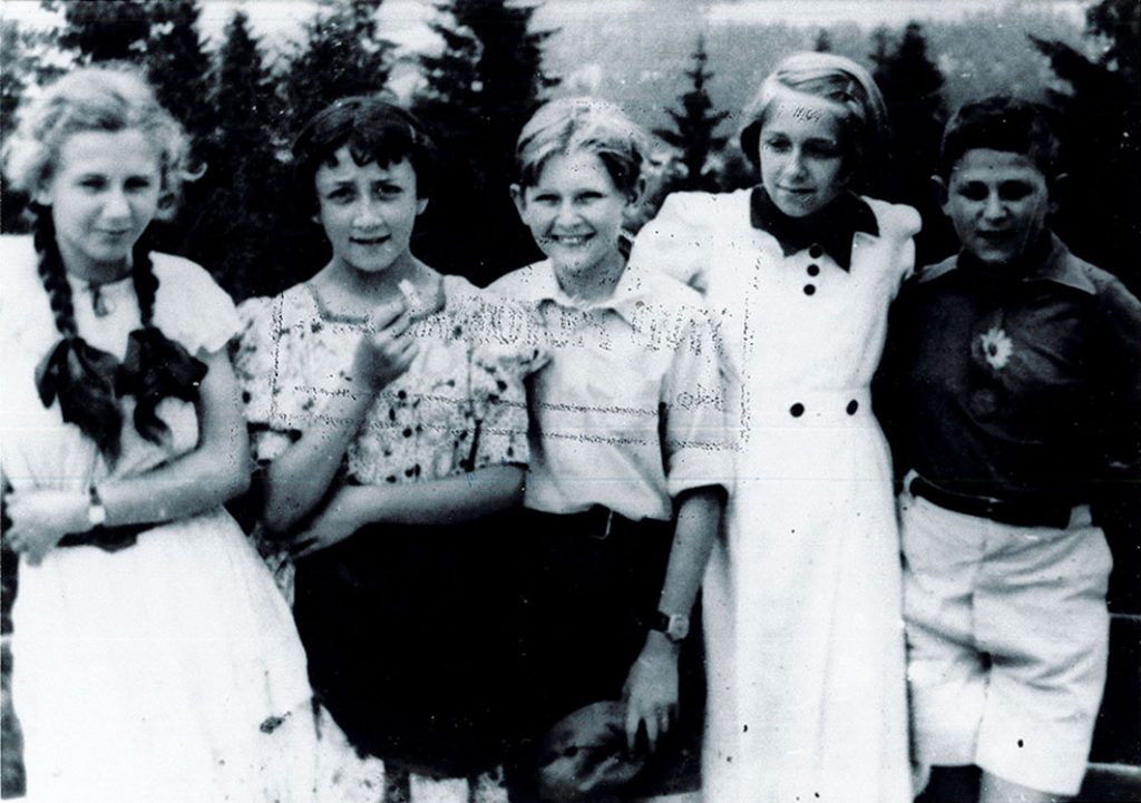 Summers – YIVO Bruce and Francesca Cernia Slovin Online Museum